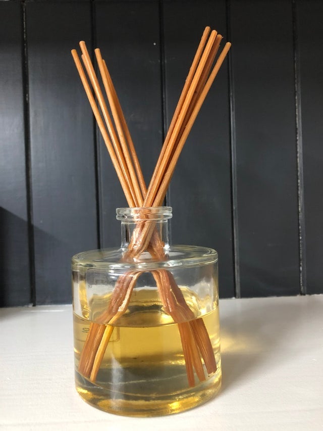 Reed Diffusers & Refills for a Lasting Aromatic Expirience -Lights of ...